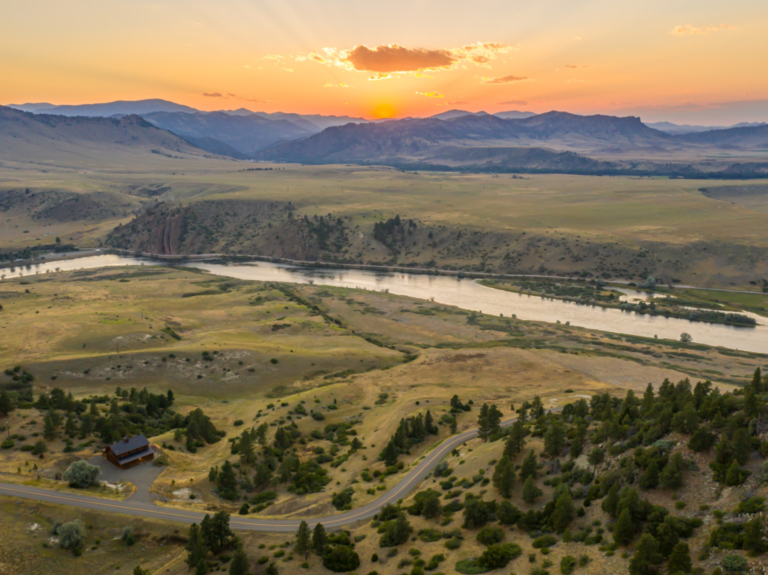 Missouri River View Cabin | Wolf Creek Montana | Fay Ranches