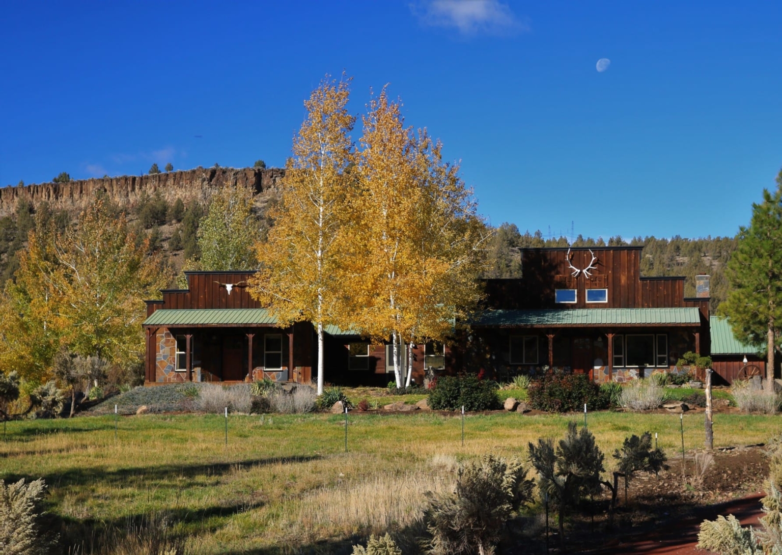 Western Living | Prineville Oregon Ranch | Fay Ranches
