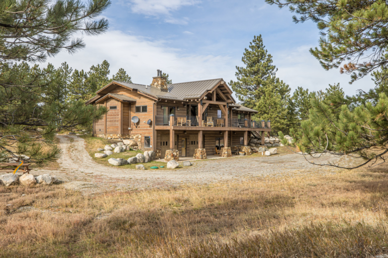 Sacred Raven Ranch | Fishtail Montana | Fay Ranches