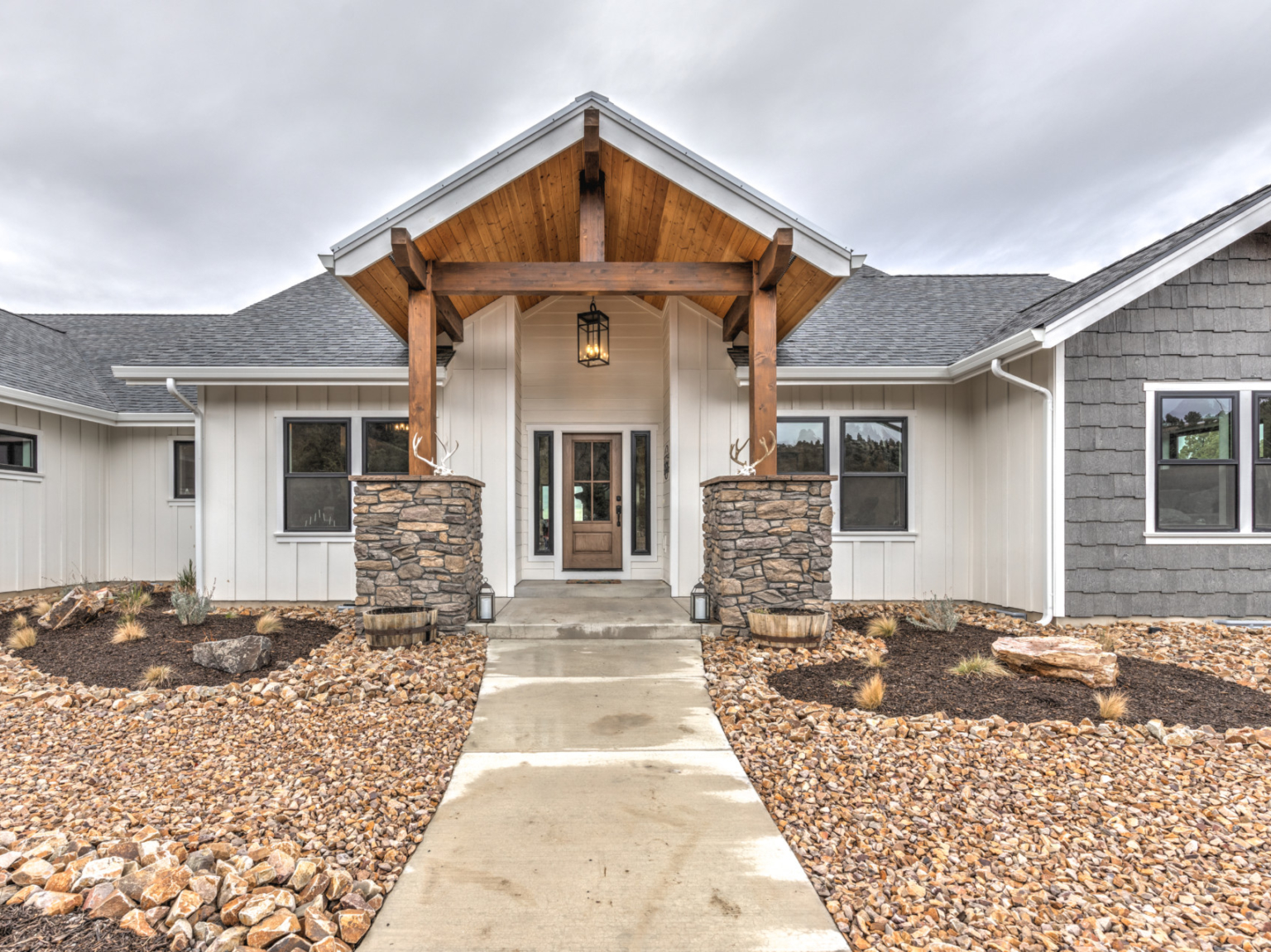 Cascade View Farmhouse | Prineville Oregon | Fay Ranches