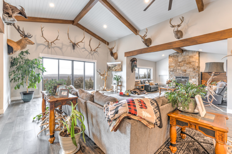 Cascade View Farmhouse | Prineville Oregon | Fay Ranches