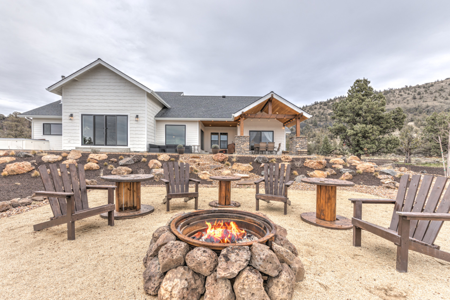 Cascade View Farmhouse | Prineville Oregon | Fay Ranches