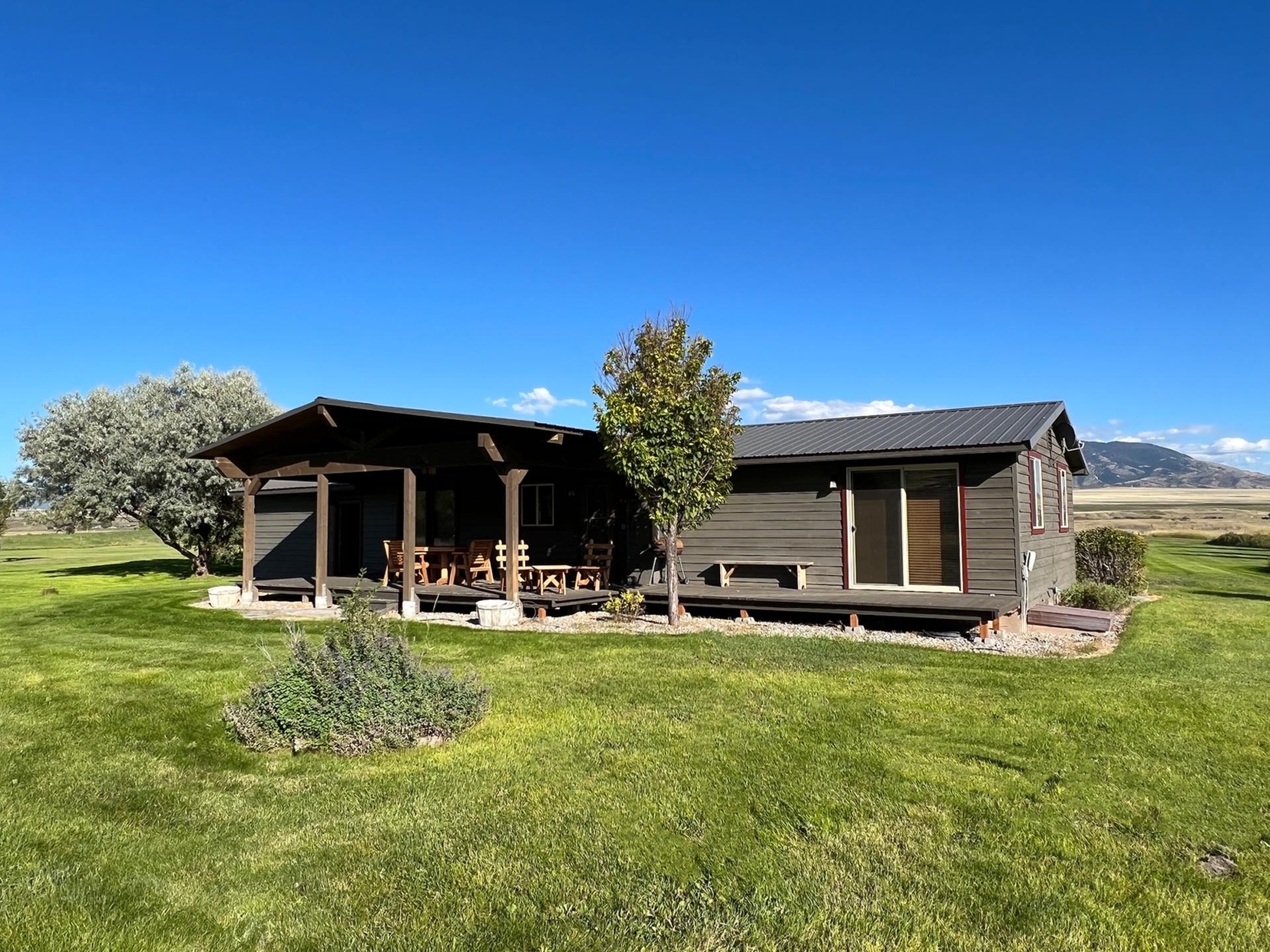 CloverCrest Ranch on the Jefferson | Twin Bridges Montana | Fay Ranches