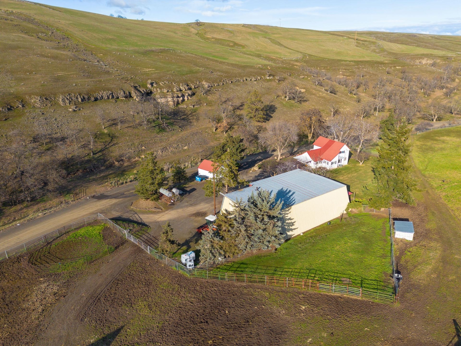 Pine Hollow Farm | Dufur Oregon | Fay Ranches
