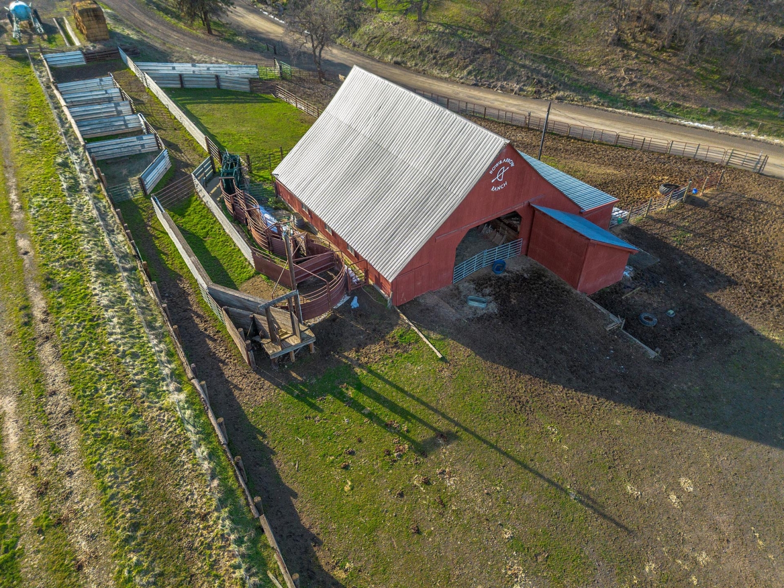 Pine Hollow Farm | Dufur Oregon | Fay Ranches
