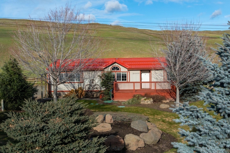 Pine Hollow Farm | Dufur Oregon | Fay Ranches