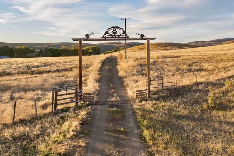 Equestrian Centers | Horse Properties For Sale | Fay Ranches