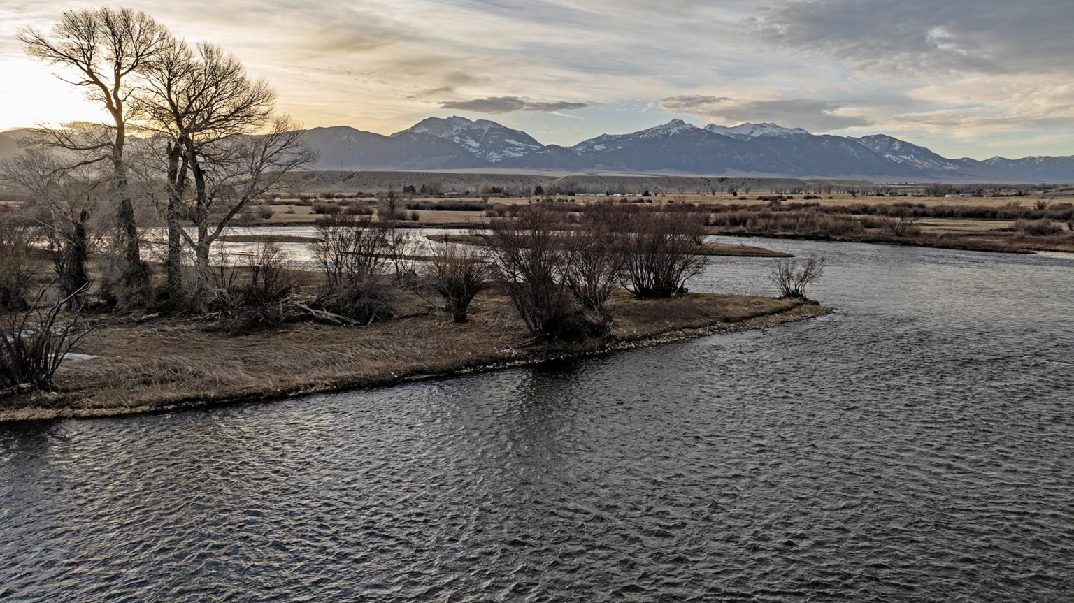 Madison Angler’s Retreat | Ennis Montana | Fay Ranches