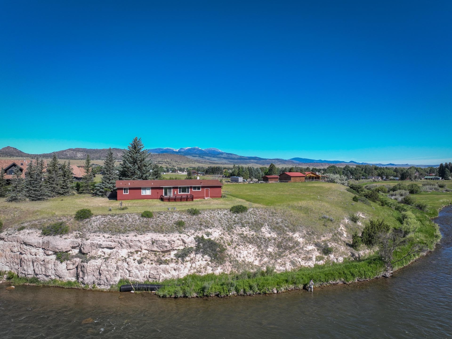 Madison Angler’s Retreat | Ennis Montana | Fay Ranches