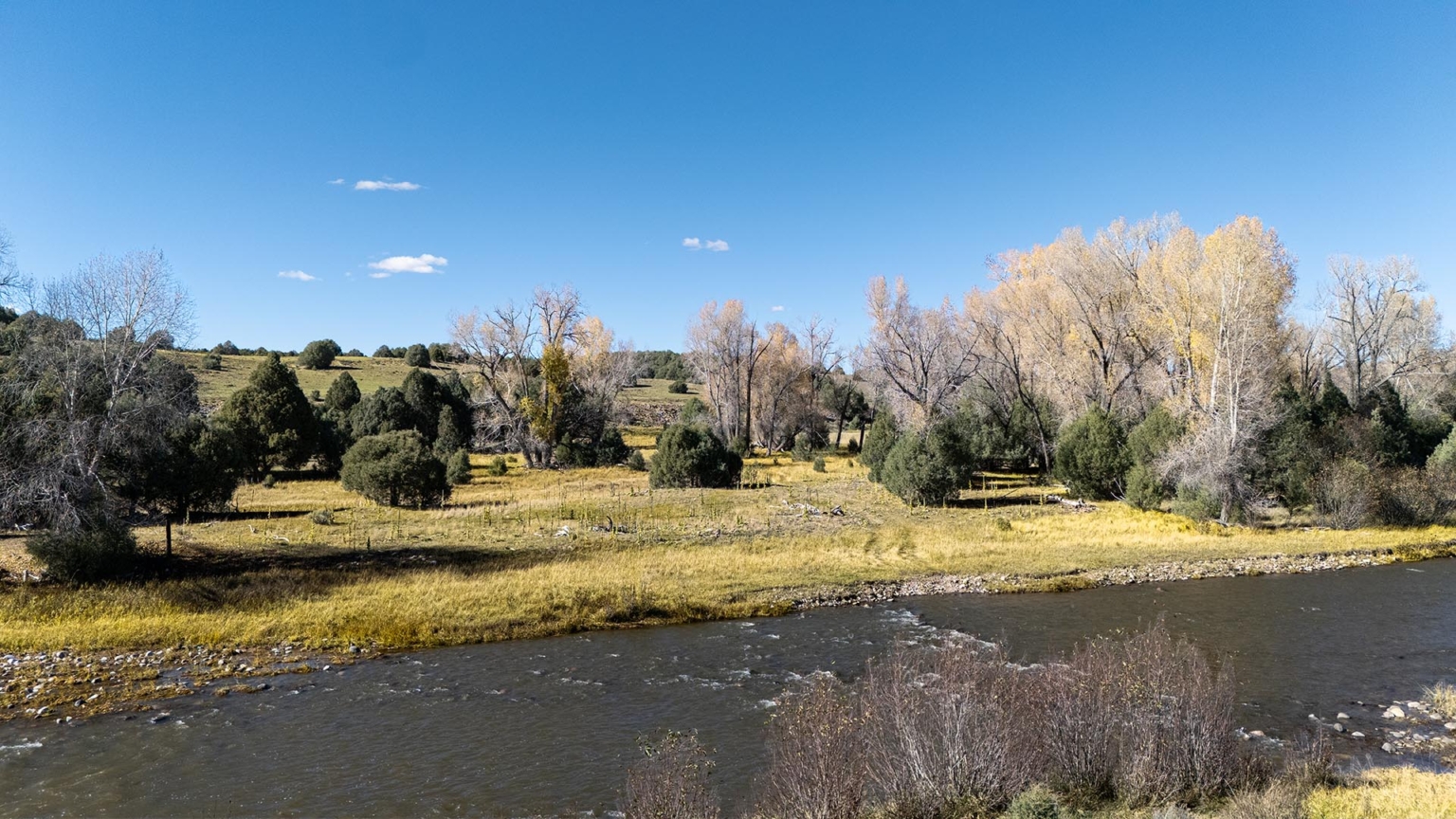 El Barranco Ranch on the Chama River | Tierra Amarilla New Mexico | Fay ...