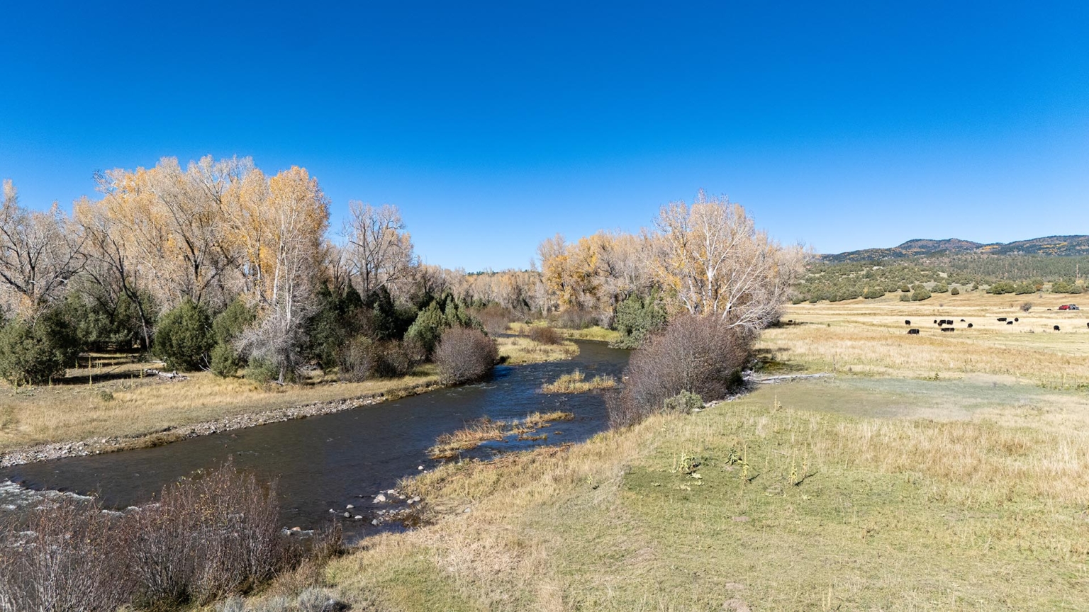 El Barranco Ranch on the Chama River | Tierra Amarilla New Mexico | Fay ...